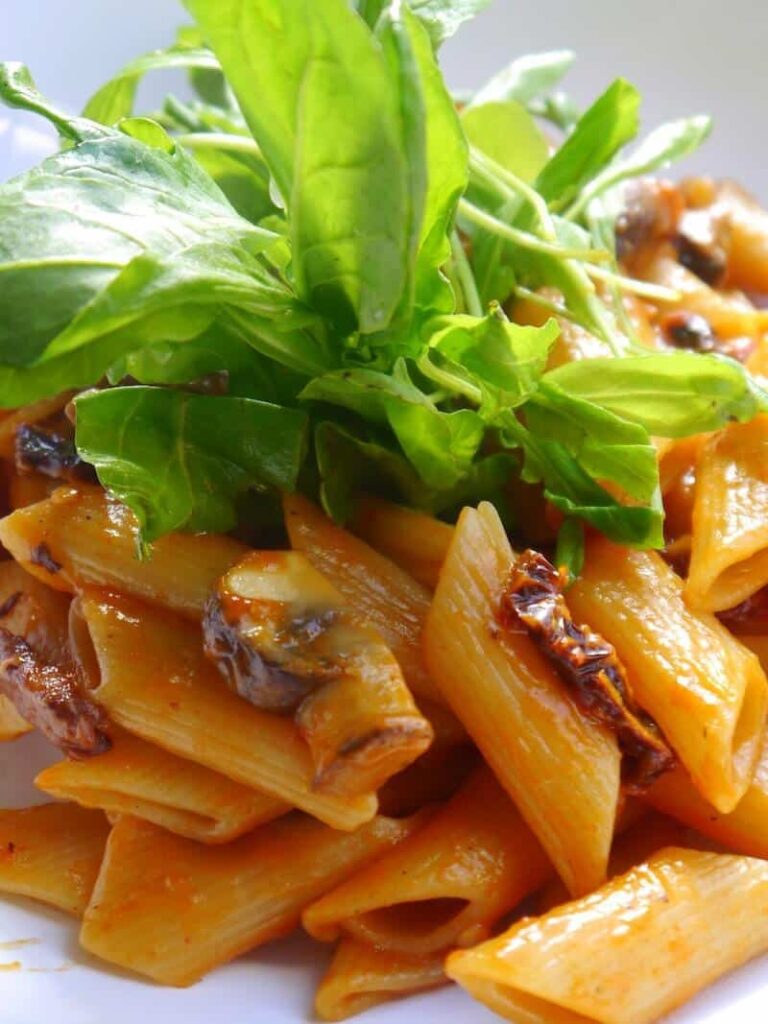 Pasta con Rúcula, Panceta y Tomates - Paulina Cocina