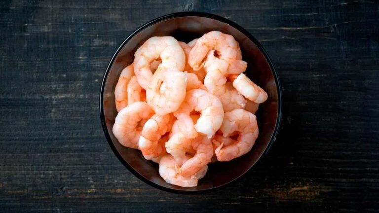 Gambas al ajillo: la delicia del mar - Paulina Cocina