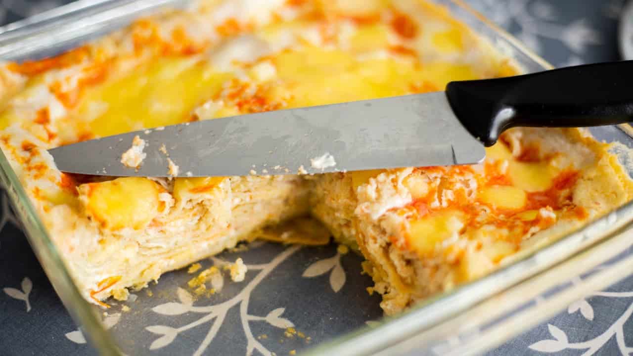 Pastel Azteca de Pollo Delicioso y Fácil - Paulina Cocina