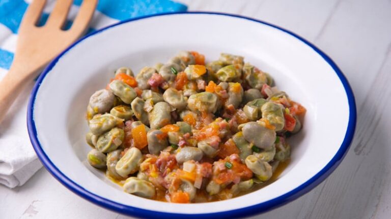 Habas con Jamón Deliciosas y Fáciles - Paulina Cocina