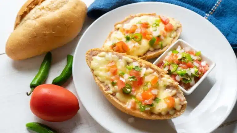 Molletes tradicionales en 5 pasos - Paulina Cocina