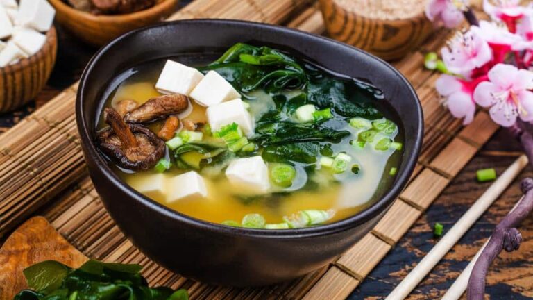 Receta fácil de Sopa Miso en 3 pasos - Paulina Cocina