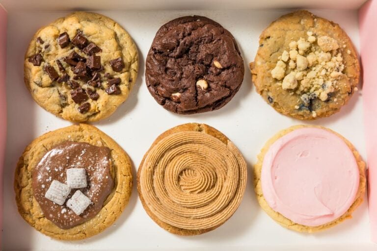 Crumbl Cookies irresistibles en 8 pasos - Paulina Cocina